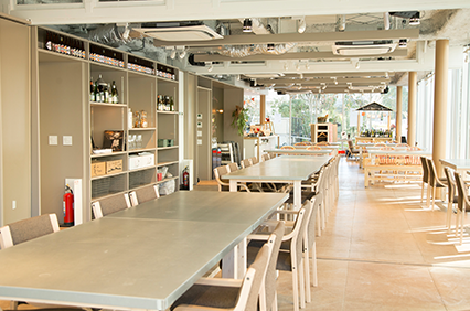 cafe & hall ours（東京・大崎）/ レンタルスペース・パーティー